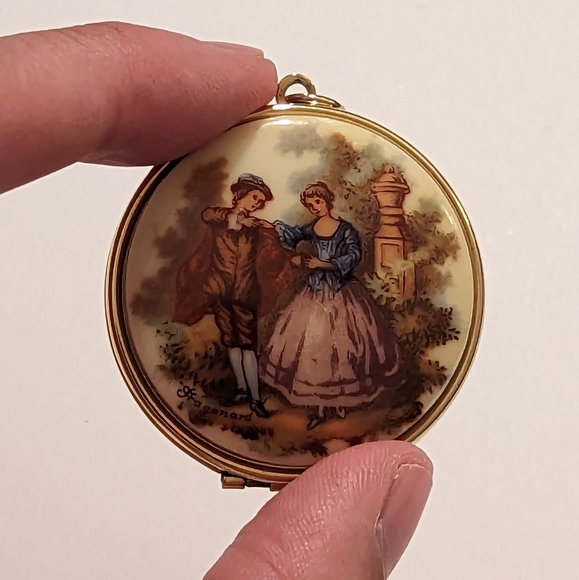 Fragonard | Jewelry | Vintage Fragonard Goldtone Courting Couple ...